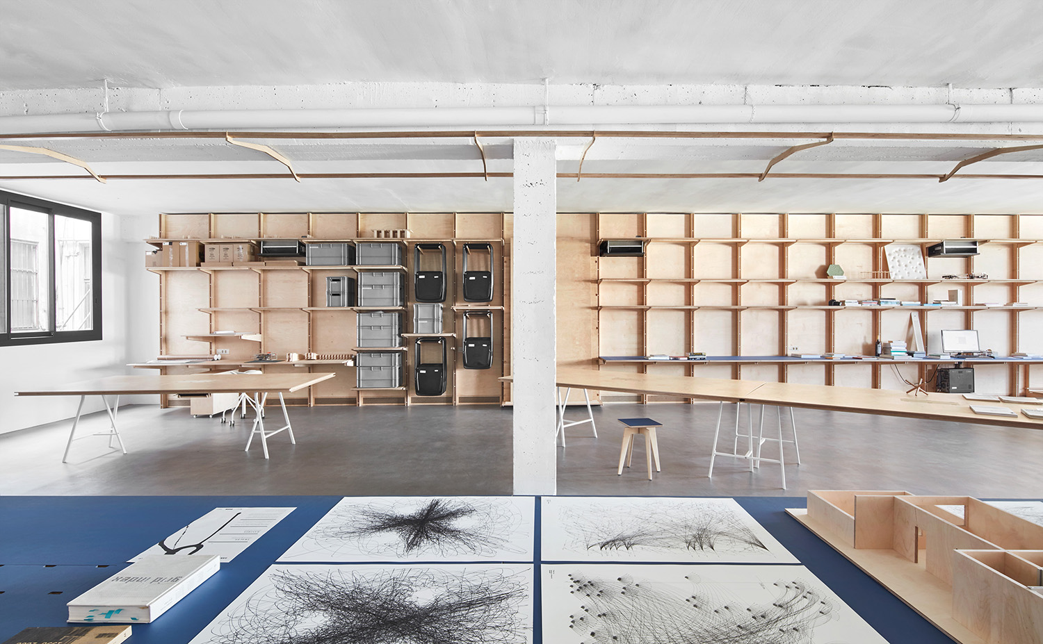Barcelona warehouse transformed into co-working and maker space ...