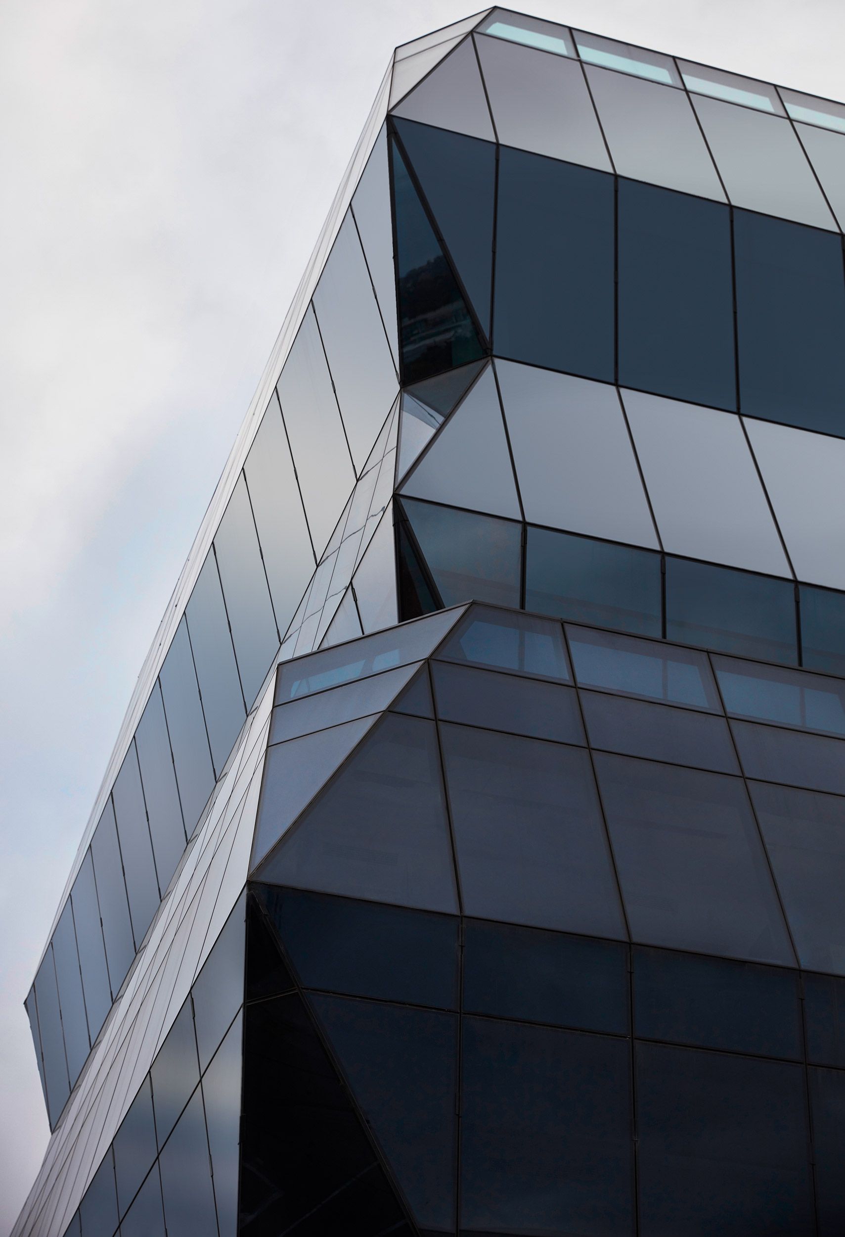 Wood Marsh creates futuristic commercial building in Richmond ...