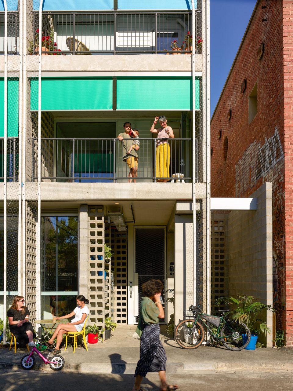 Austin Maynard Architects reimagines inner city suburban life in ...